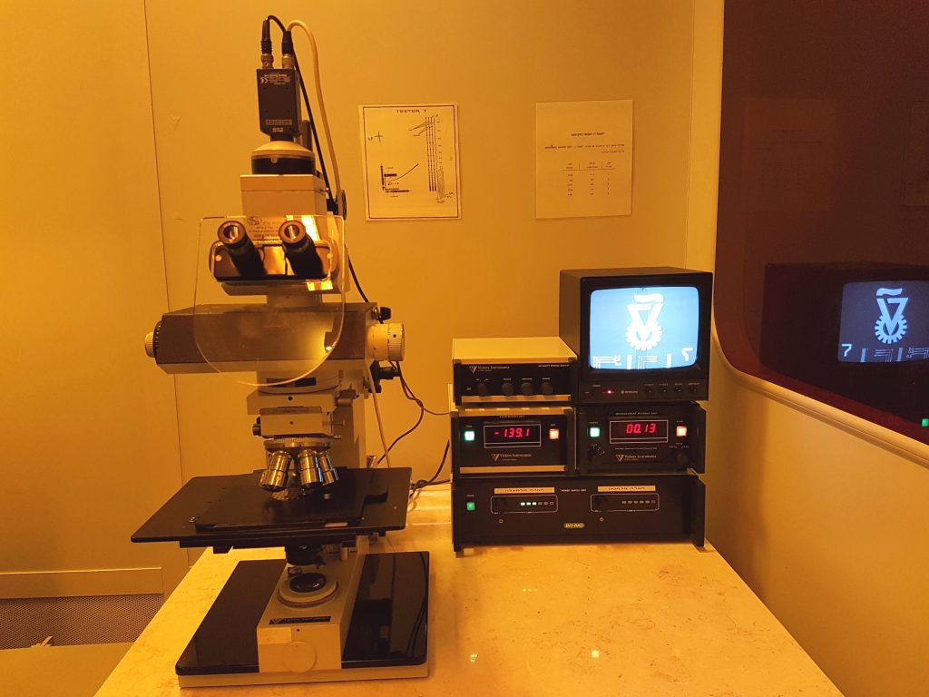 CDs Optical Measurements (Vickers micro-system)