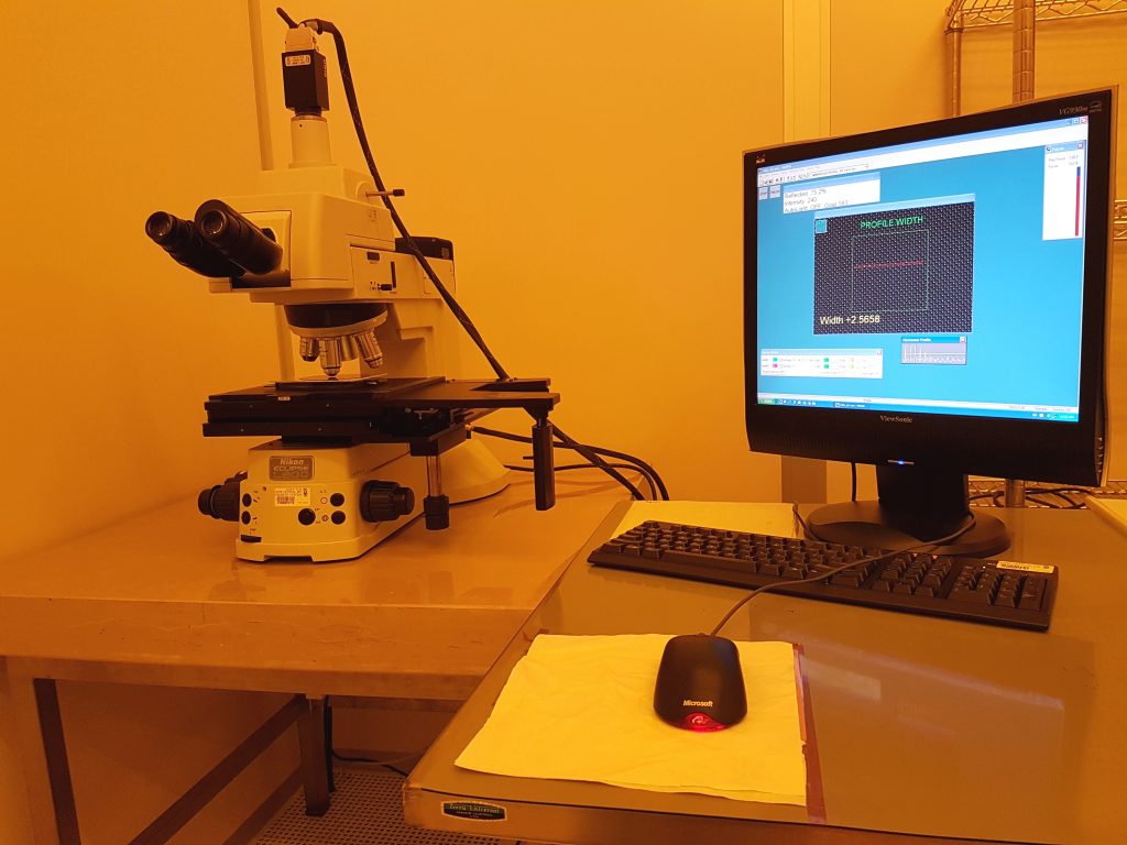 Optical Microscope with a camera (Nikon Eclipse L200)